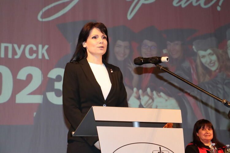 50 абсолвенти от Хасково с диплома за „Медицинска сестра“ и „Акушерка“ - Haskovo.NET