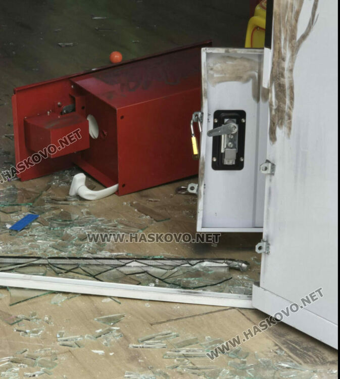 Разбиха и обраха детска игрална зала в центъра на Хасково - Haskovo.NET