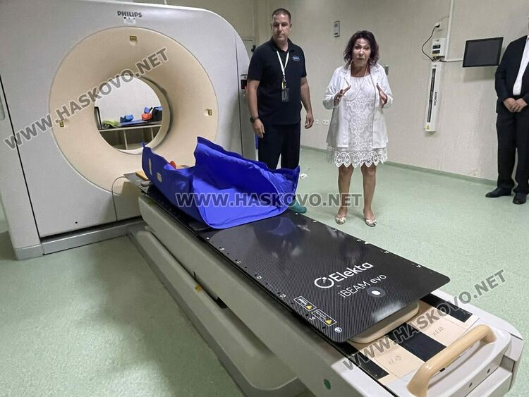 20 онкоболни започнаха лечение с новия апарат в Хасково - Haskovo.NET